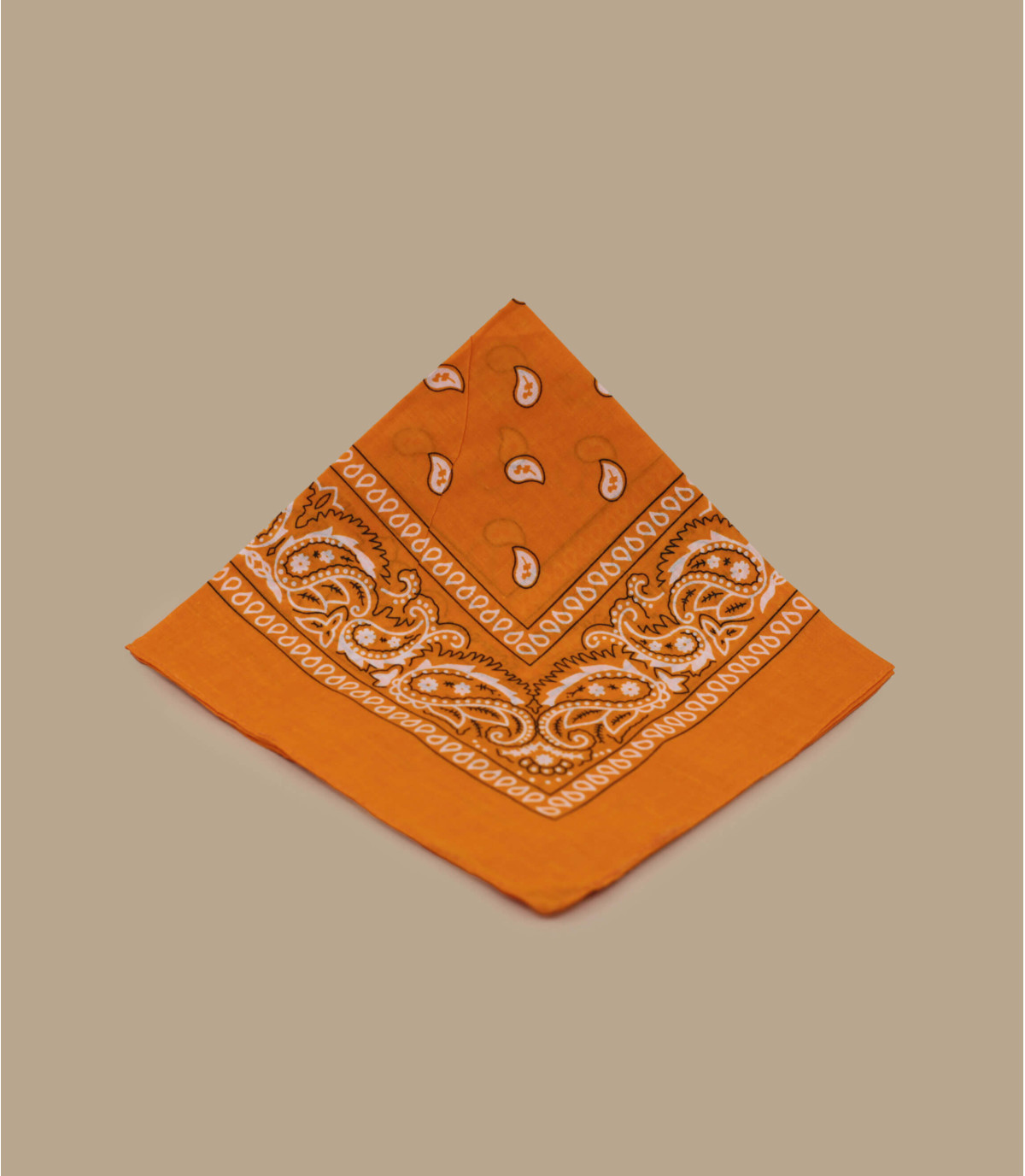 Bandana orange.
